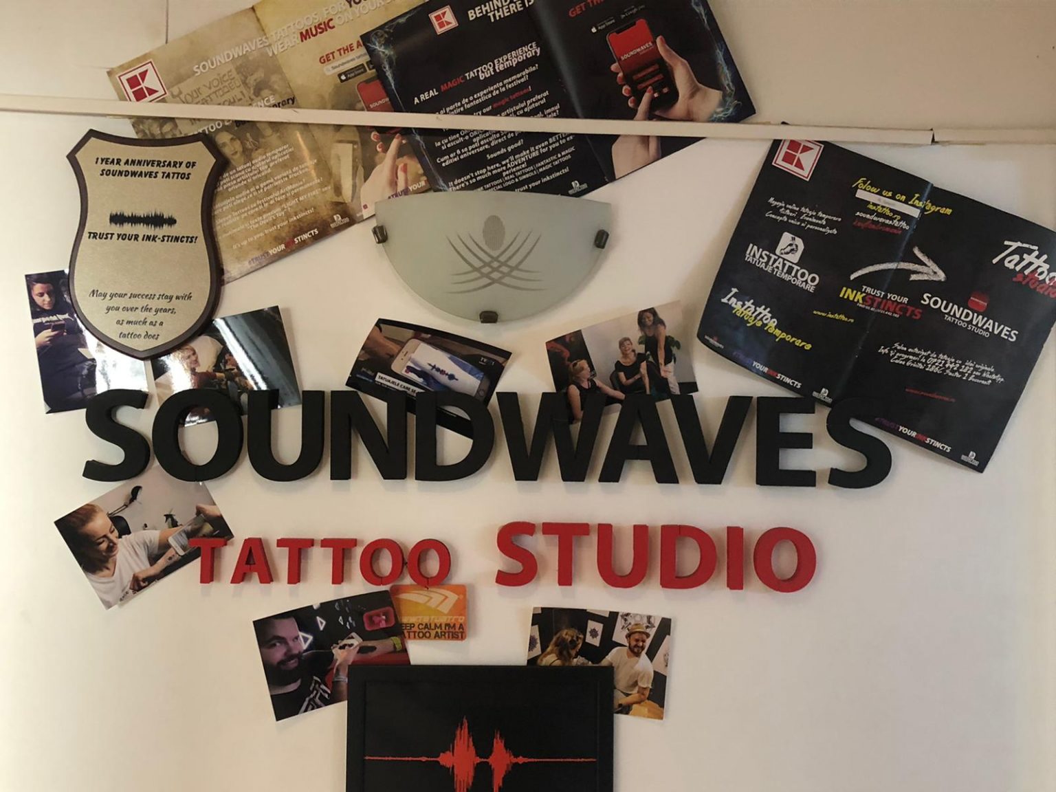 Tatuaj audio cu râsul Evei - Soundwaves Tattoo Studio