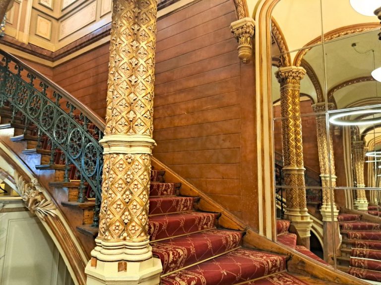 Palatul Cesianu-Racoviță București – Ghid 2026 | Artmark, Vizitare Gratuită